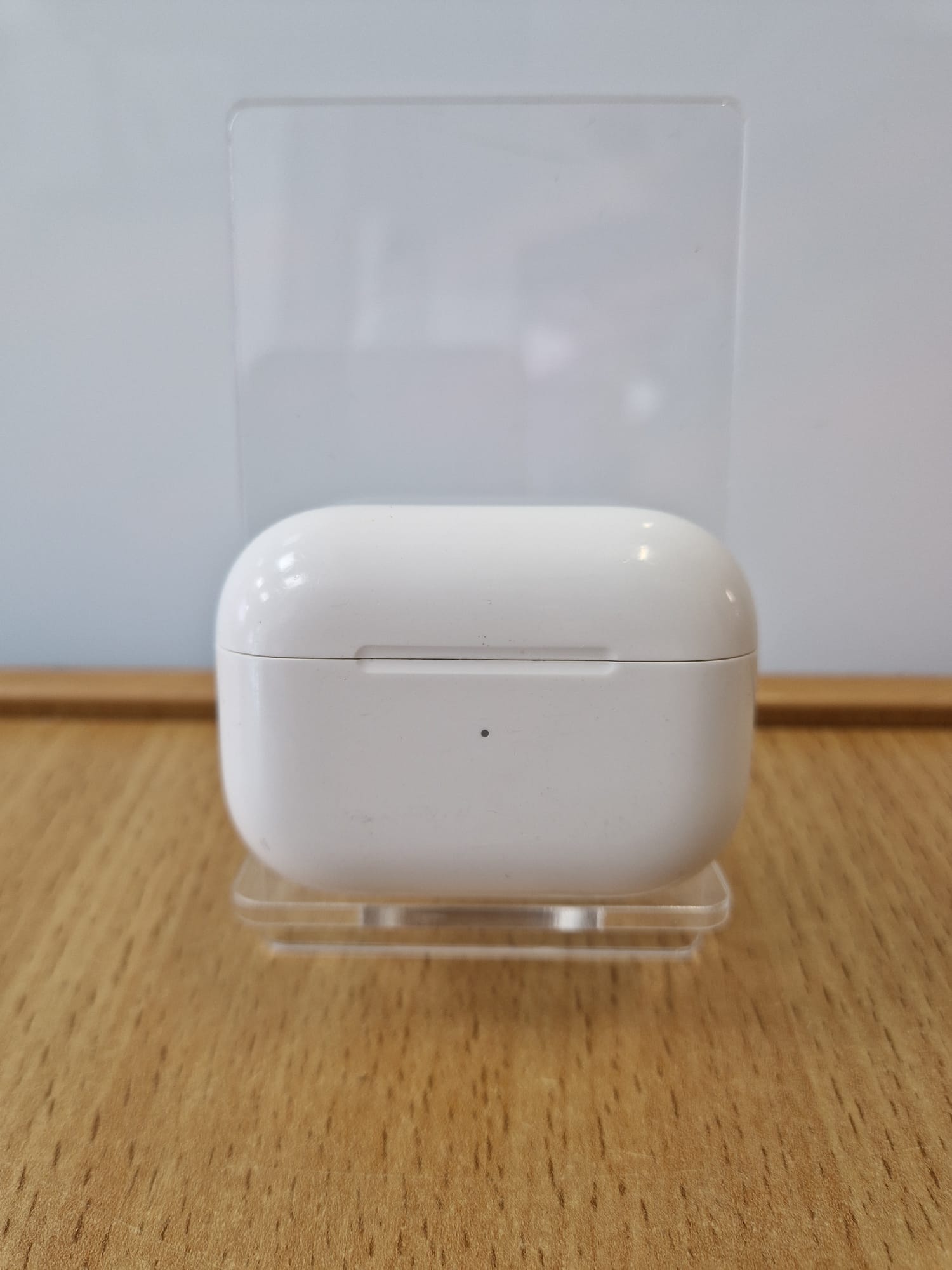 Pre-owned Apple AirPods 1st Gen Lightning/Wireless Case Good Condition ...